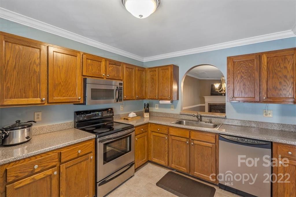 8225 Pineville Matthews Road, Charlotte, NC 28226 - MLS 3847050